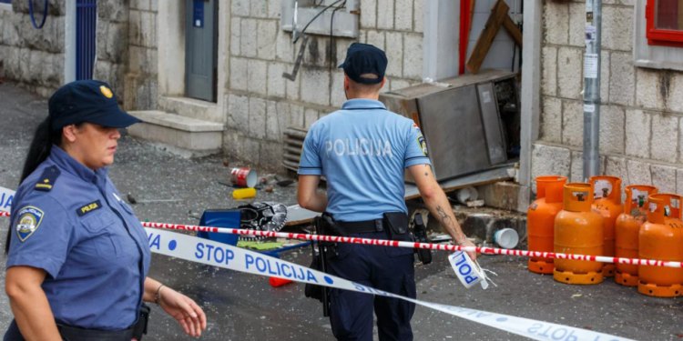 Slobodna Dalmacija - Na Divuljama procurio plin, potom sve eksplodiralo ...